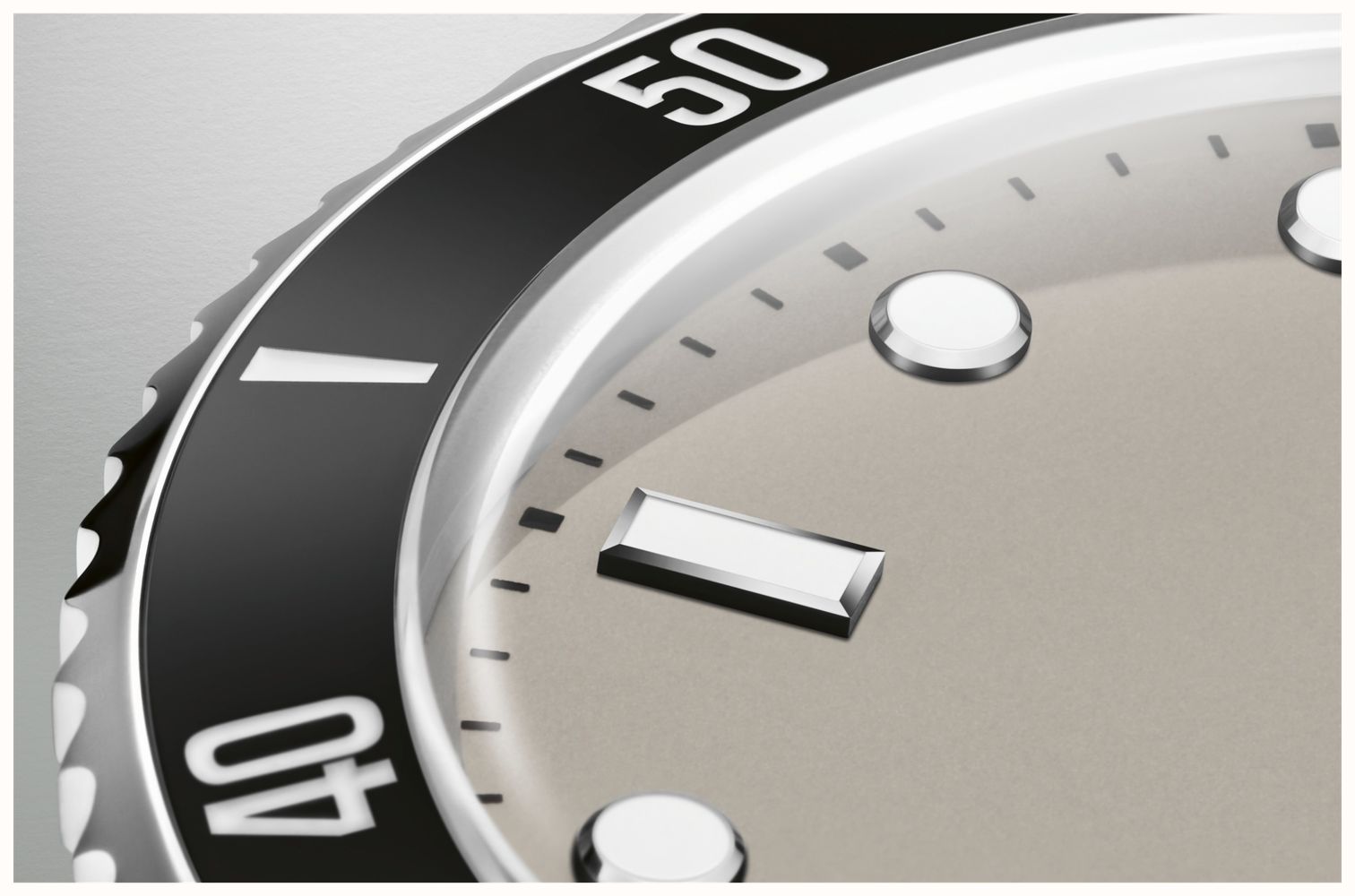 ORIS Divers Date Automatic (39mm) Beige Dial / Stainless Steel Bracelet ...