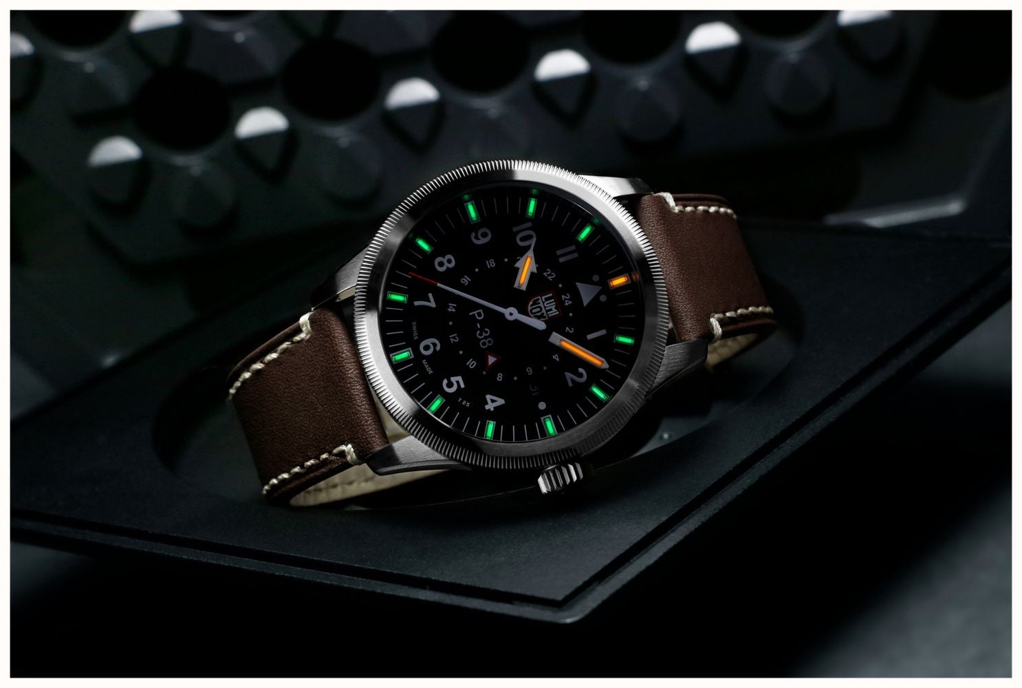 Luminox P-38 Lightning 9520 Series 42mm Brown Leather XA.9521 - First ...