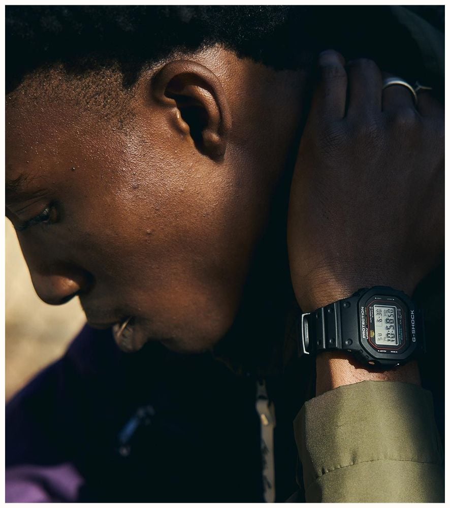 Casio G-Shock Iconic Alarm Chrono Illuminator (42.8mm) Digital Dial ...