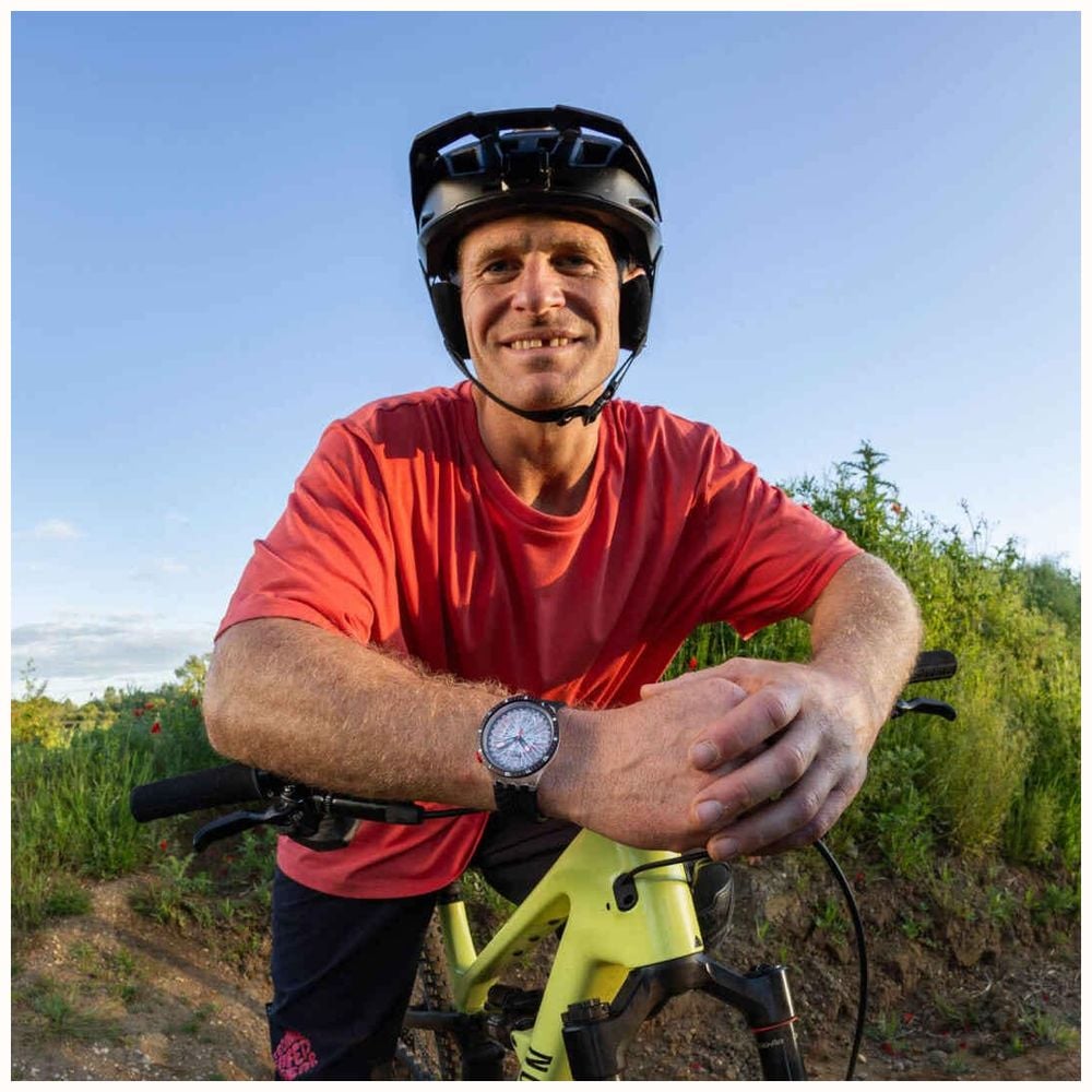 Swatch THE PILGRIM - TREAD ON IT (47mm) Transparent Dial / Black ...