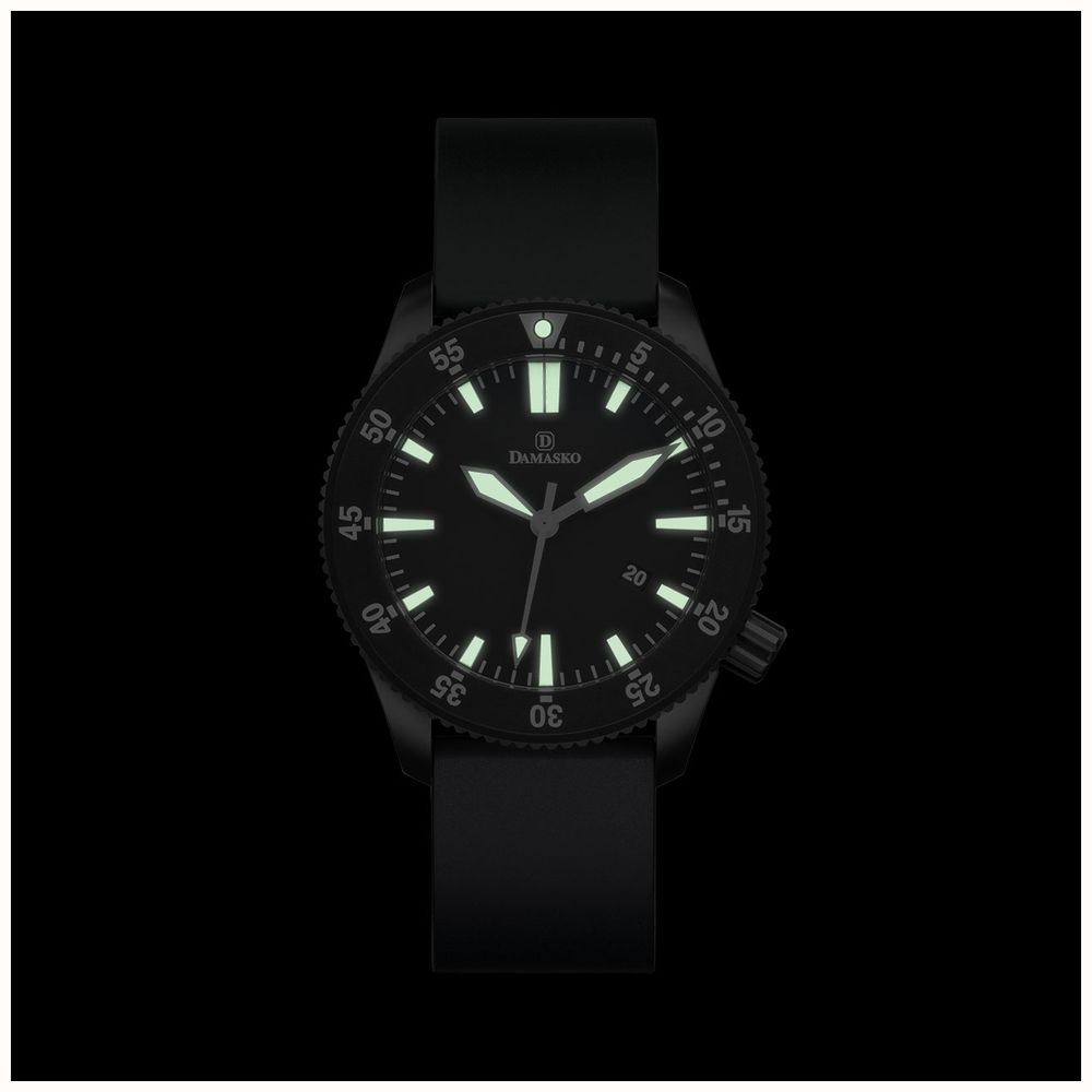 Damasko DSUB50 DAMEST Manufacture Automatic (43mm) Black Dial / Black DSUB50-BLACK RUBBER ...