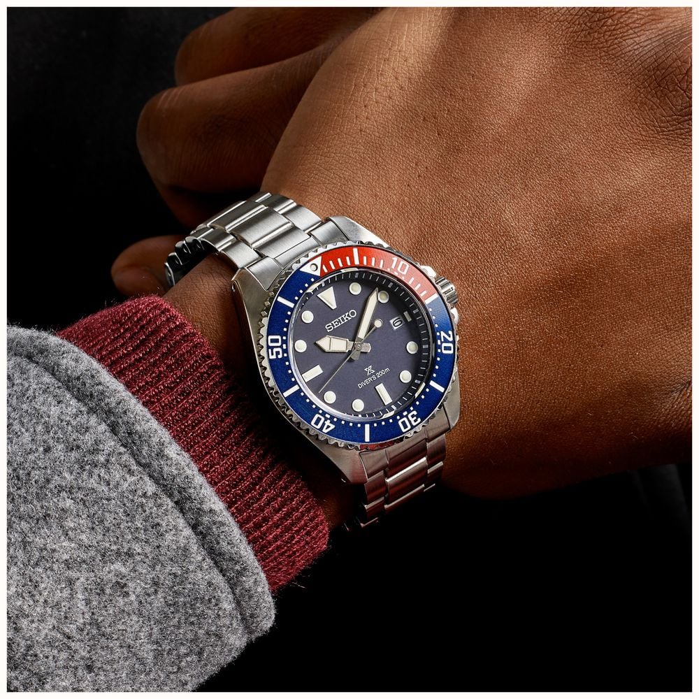 Seiko Prospex Solar Diver’s In Blue-Red-Blue (41mm) Blue Dial ...
