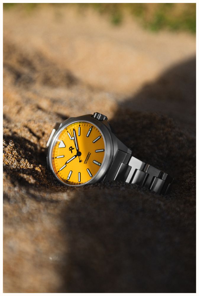 RZE Resolute Pro Automatic (40mm) Medallion Yellow Enamel Dial ...
