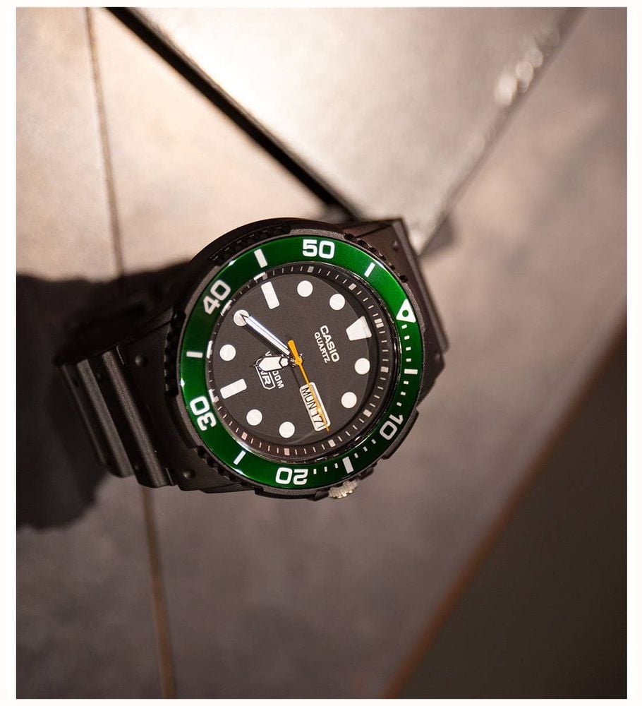 Casio Vintage Diver (44.6mm) Black Dial With Green Bezel / Black Resin ...