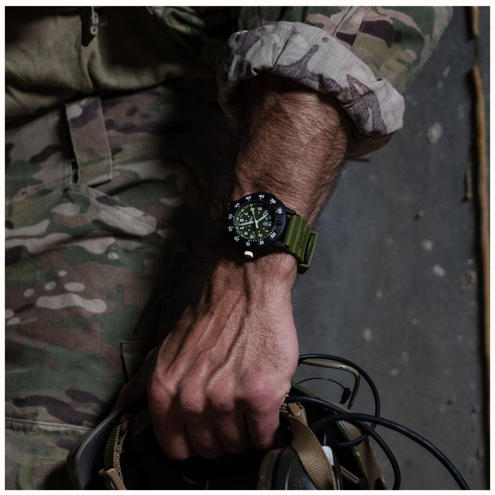 Luminox Original Navy SEAL (43mm) Green Dial / Green Rubber Strap XS ...