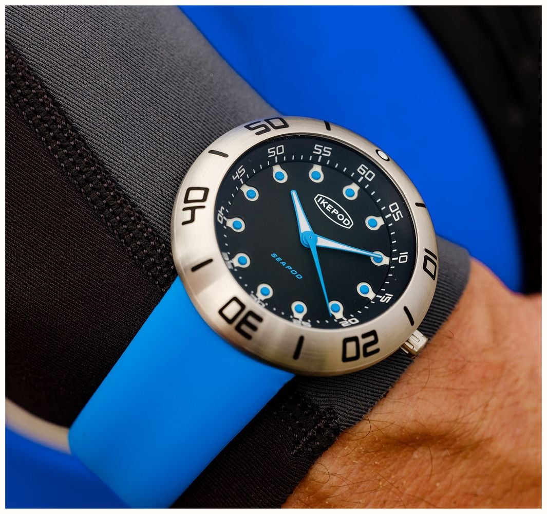 IKEPOD SEAPOD Jacques Automatic S002 (46mm) Black Dial / Blue Silicone ...
