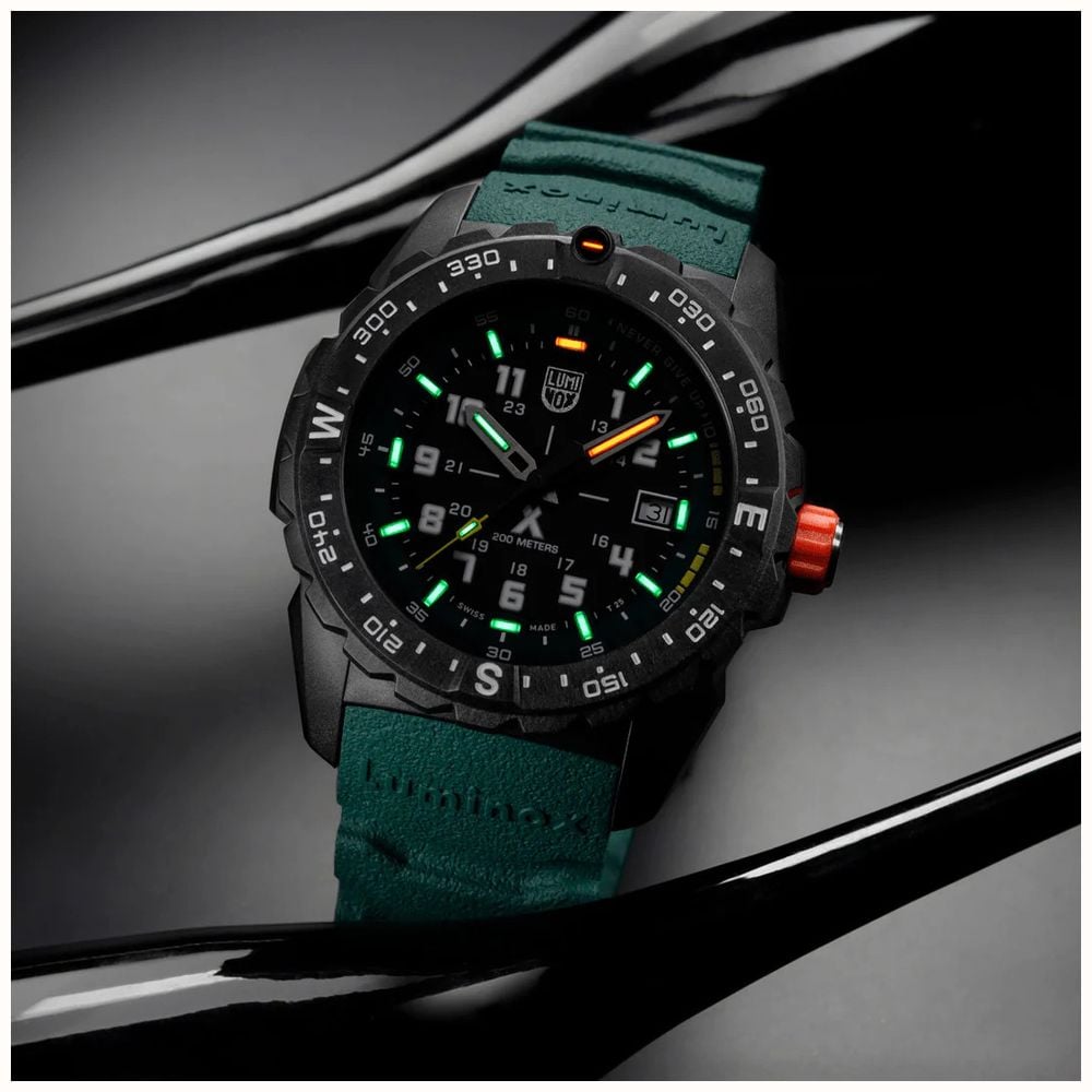 Luminox Bear Grylls Mountain CARBONOX™ (43mm) Black + Dark Green Dial ...