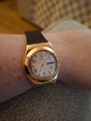 Swatch BROWNEE (33mm) Rose Gold Dial / Brown Silicone Strap YLG701 ...