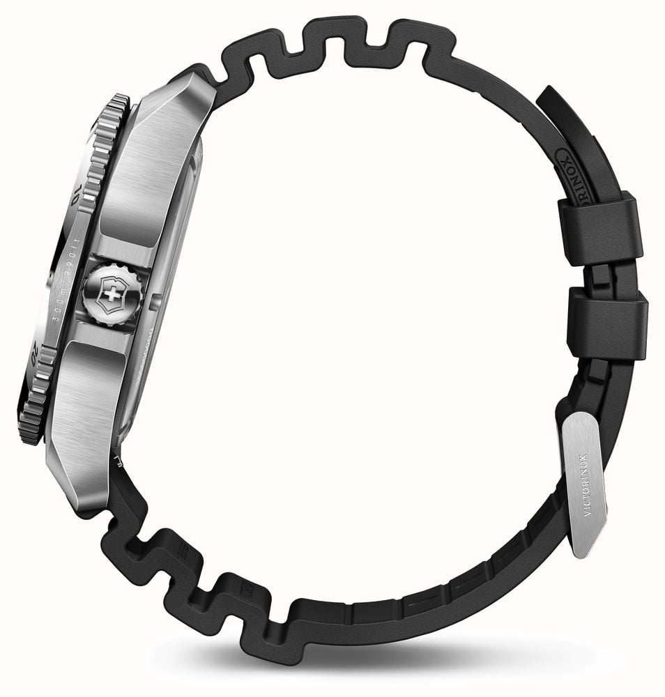 Victorinox Dive Pro Quartz (43mm) Black Dial / Black Rubber Strap ...