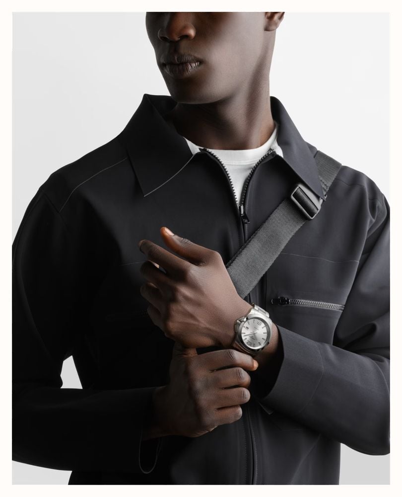 LONGINES Conquest Quartz (41mm) Silver Dial / Stainless Steel Bracelet ...