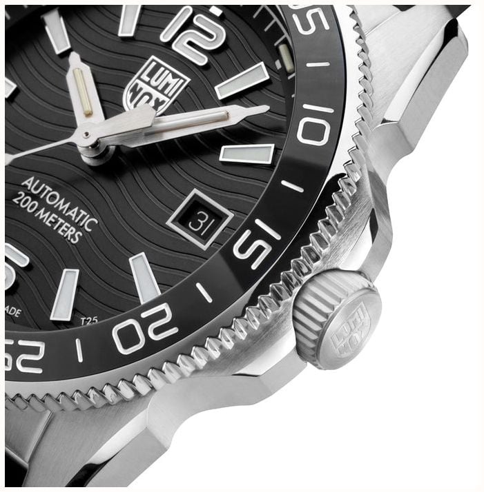 Luminox Pacific Diver Automatic (42mm) Black Wave Dial / Black Rubber ...